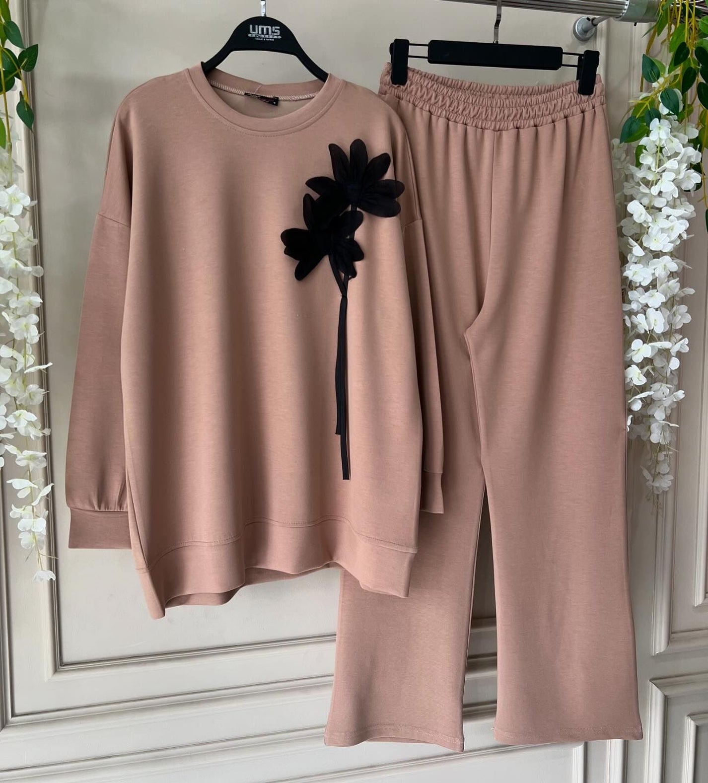 CH-481 LUXURY FLOWER PRINTED TRACKSUIT – TheBloomWear